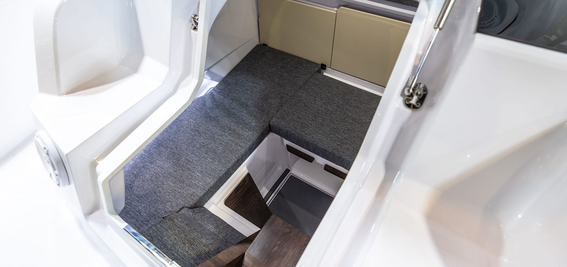 Axopar 29 Sun Top | Sleek & Versatile Cruiser | Agapi Boat Club
